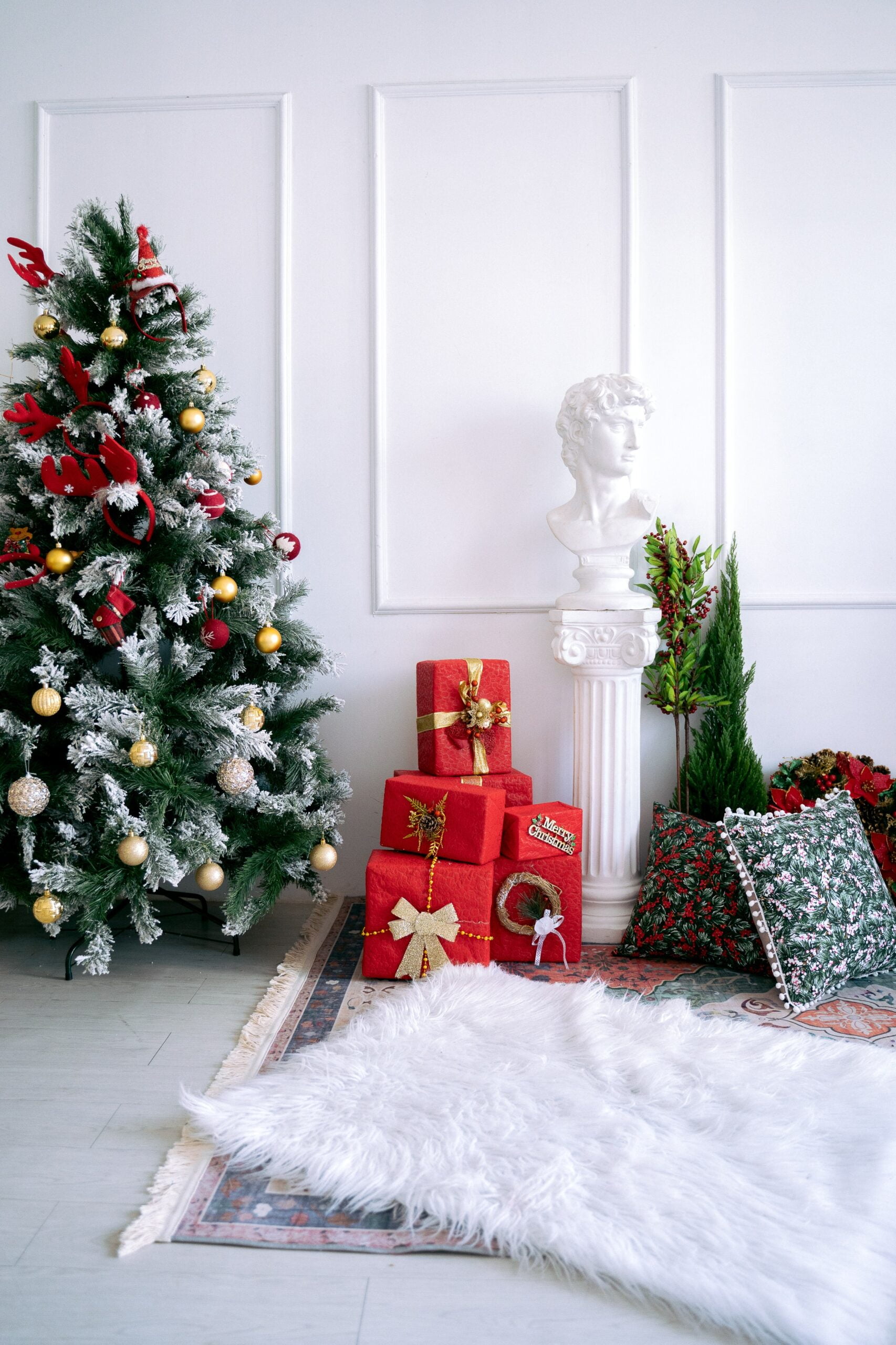 The 25 Best Presents to Surprise Her With This Holiday Season - Books ...